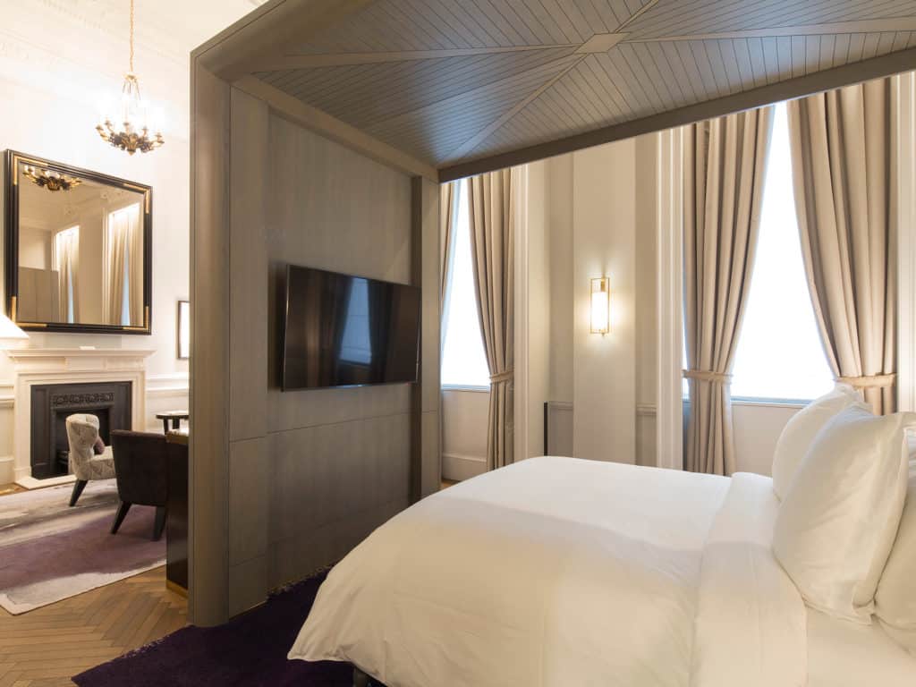 Ten Trinity Square - Aukett Swanke