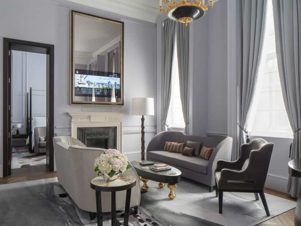 Ten Trinity Square - Aukett Swanke