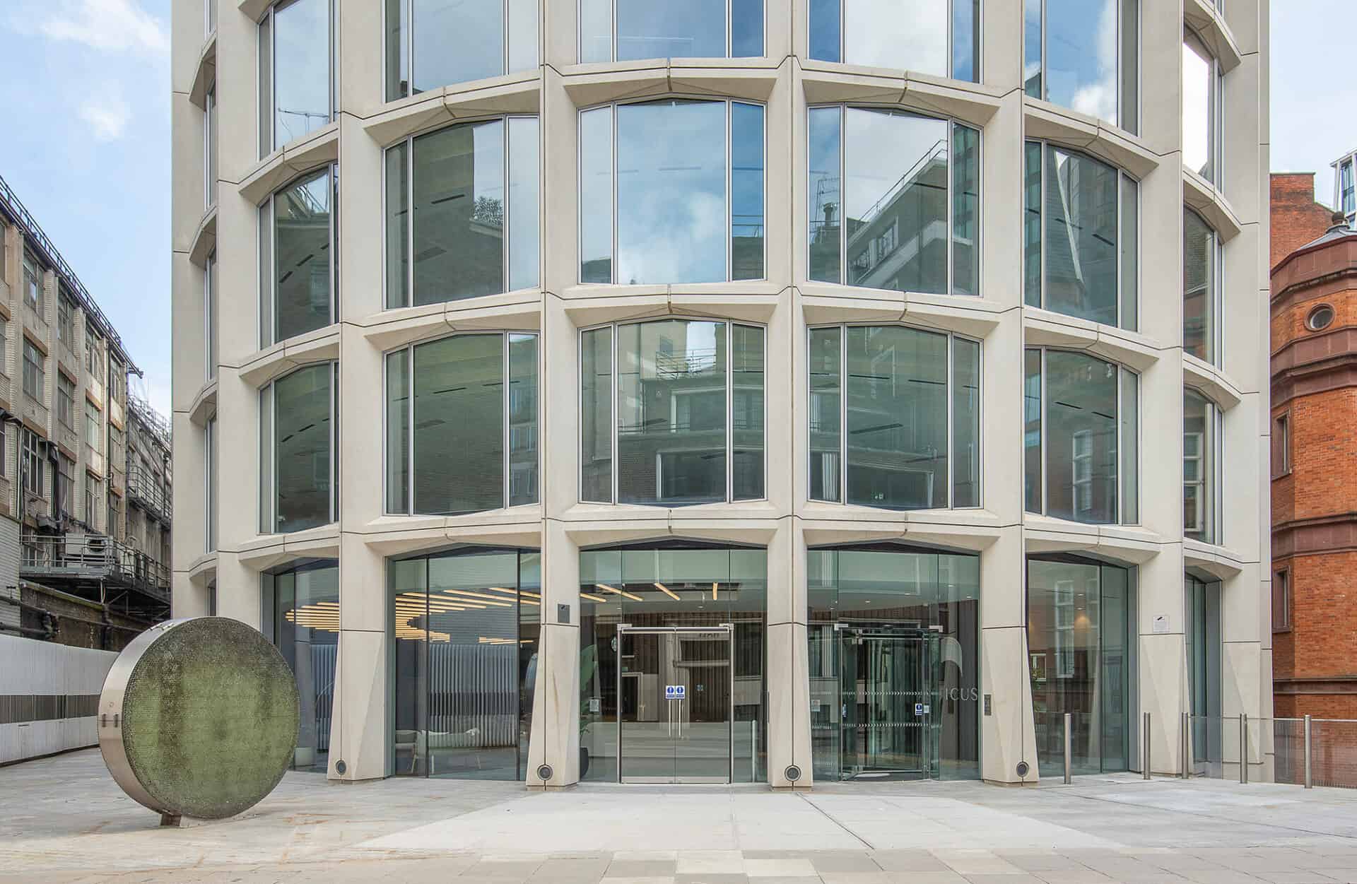 Asticus - Aukett Swanke